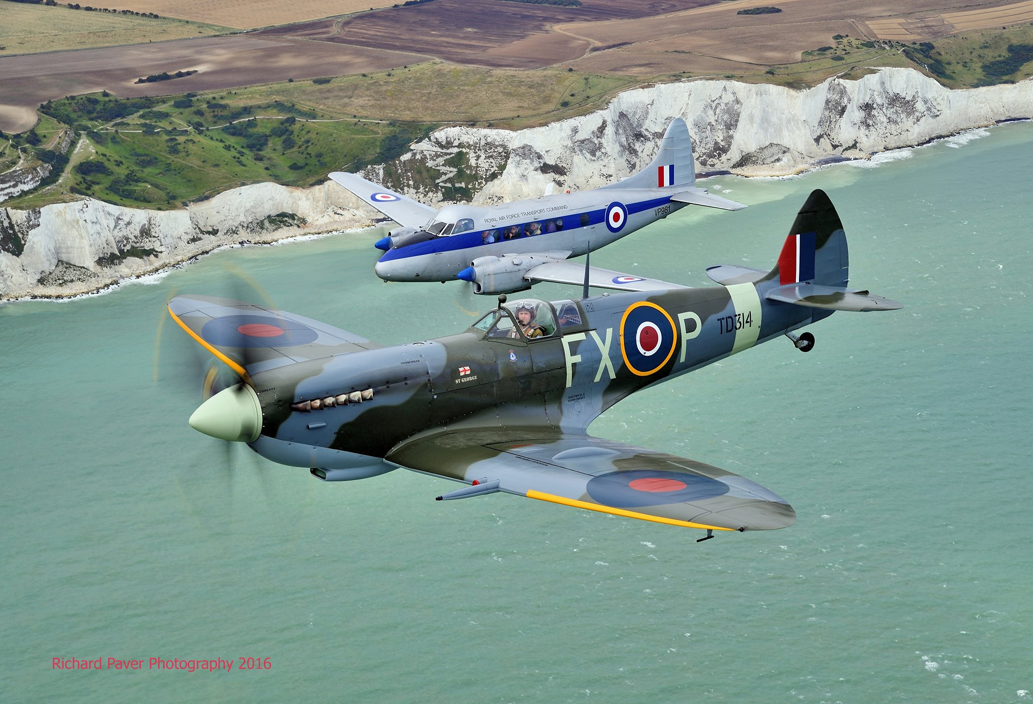 Aero Legends Offering Spitfire Flights Alongside C47/DC3 During D-Day ...