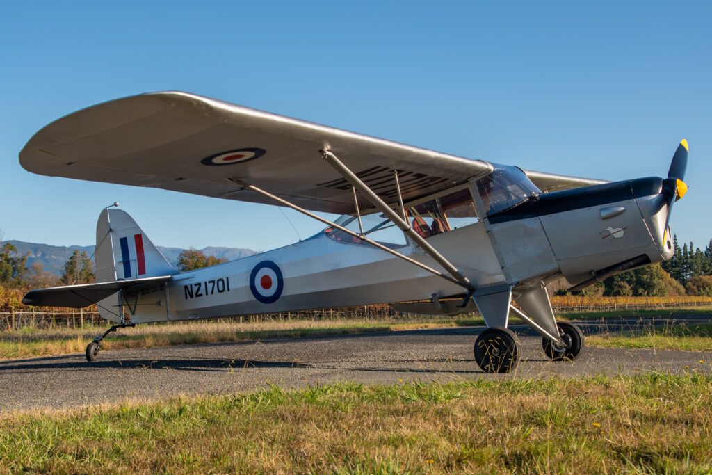 Veteran Auster Restored in Original Kiwi Colors