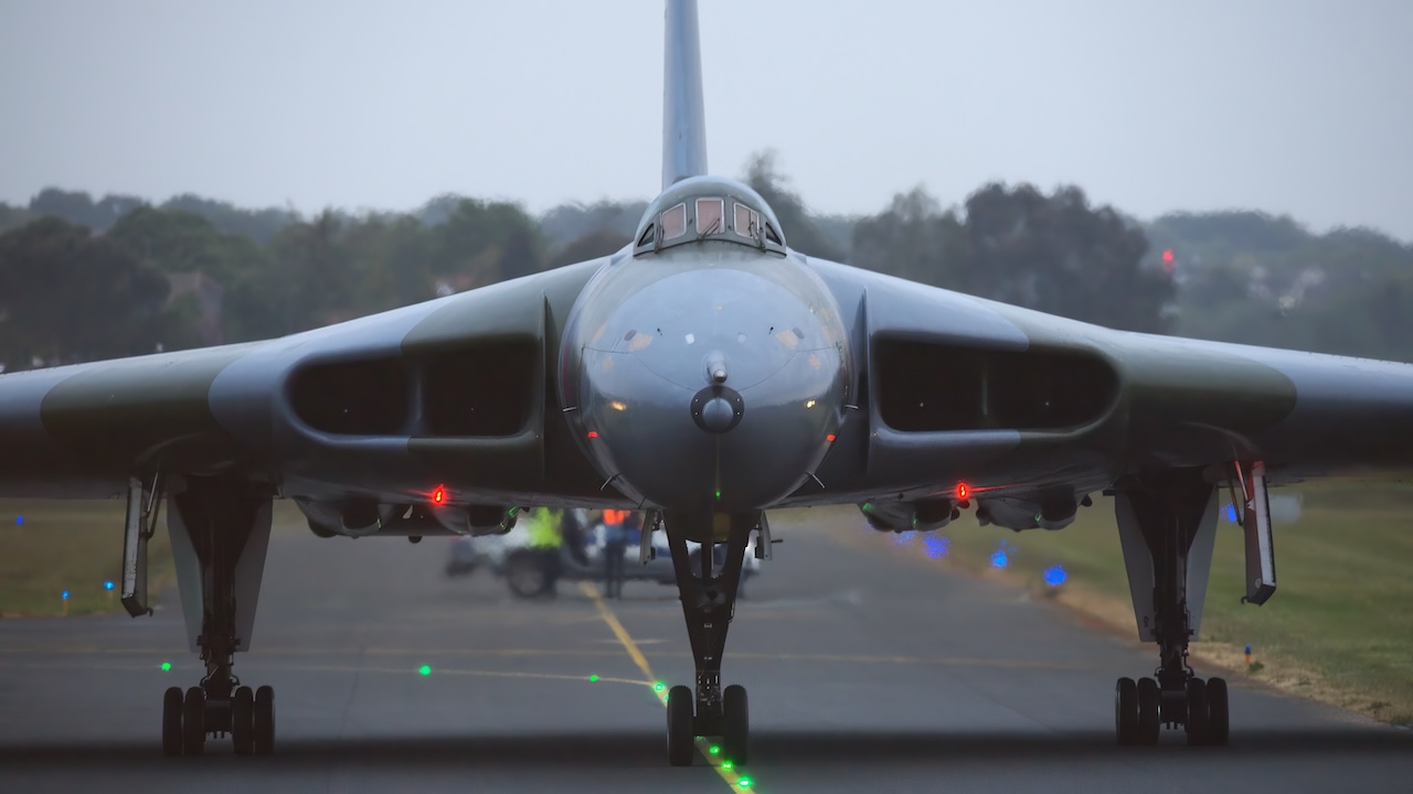 Avro Vulcan Bomber Howls Once More! - Vintage Aviation News