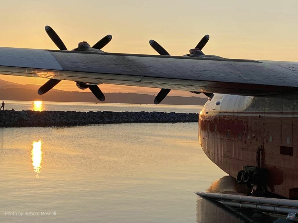 Hawaii Mars On Hard Deck - Vintage Aviation News