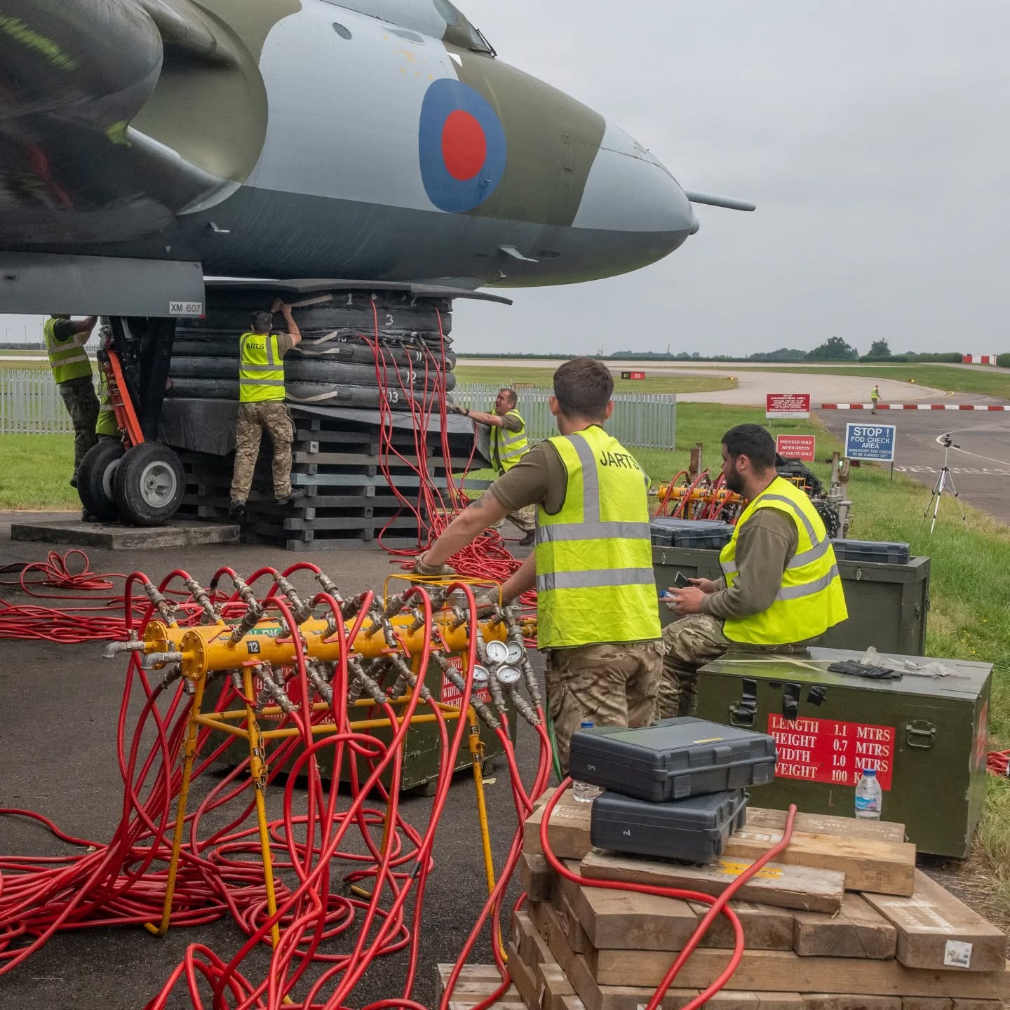 Operation Black Buck at RAF Waddington – 44 Years On, Vulcan XM607 ...