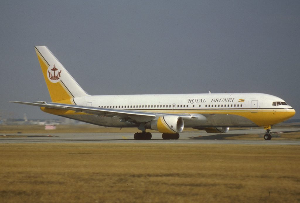 Today in Aviation History: Boeing 767 Sets Nonstop Commercial Flight ...
